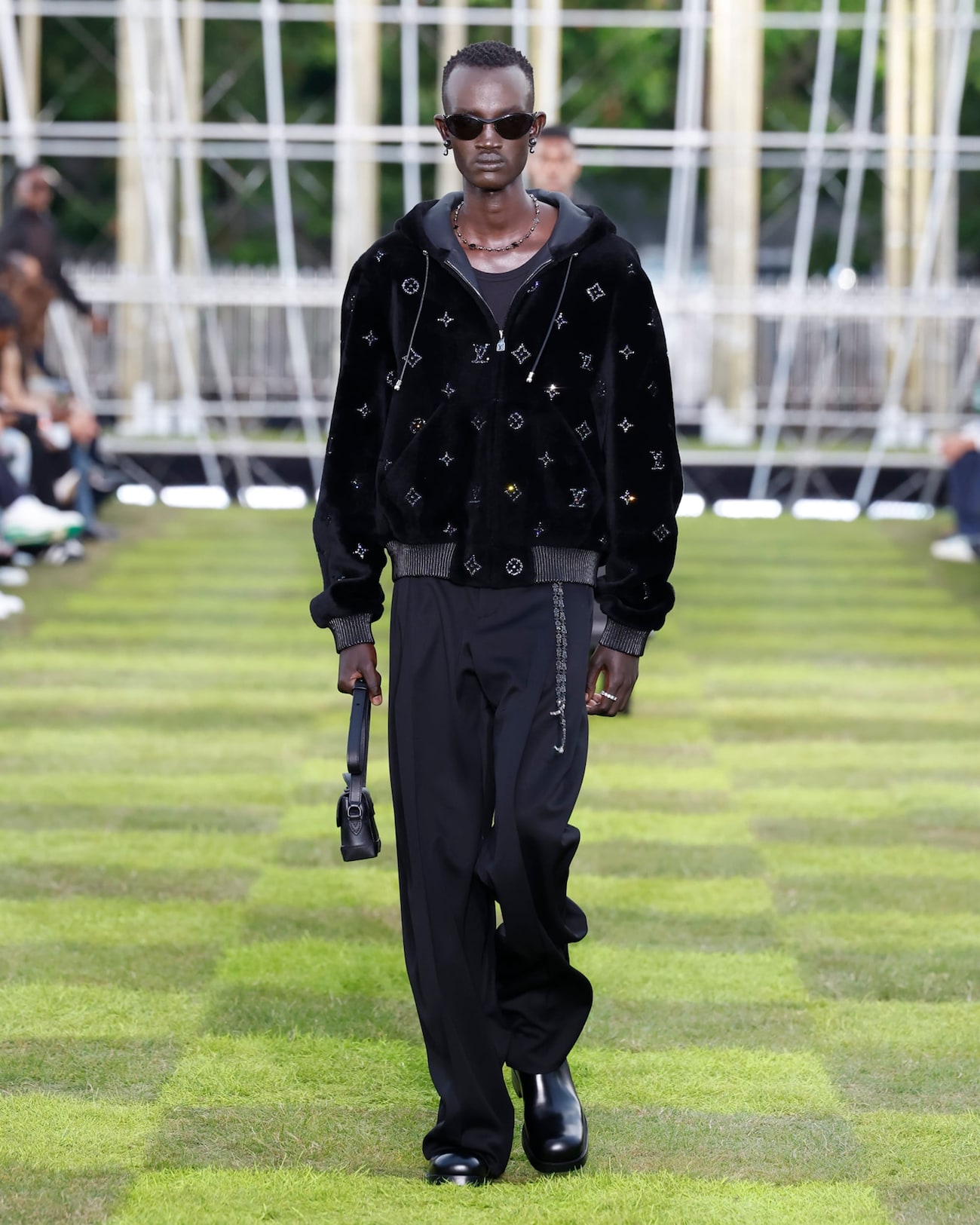 Défilé Homme Printemps-Été 2025 | LOUIS VUITTON