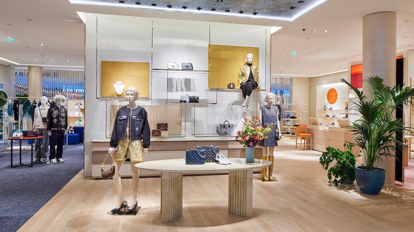 Magasin Charles de Gaulle T1 | Louis Vuitton