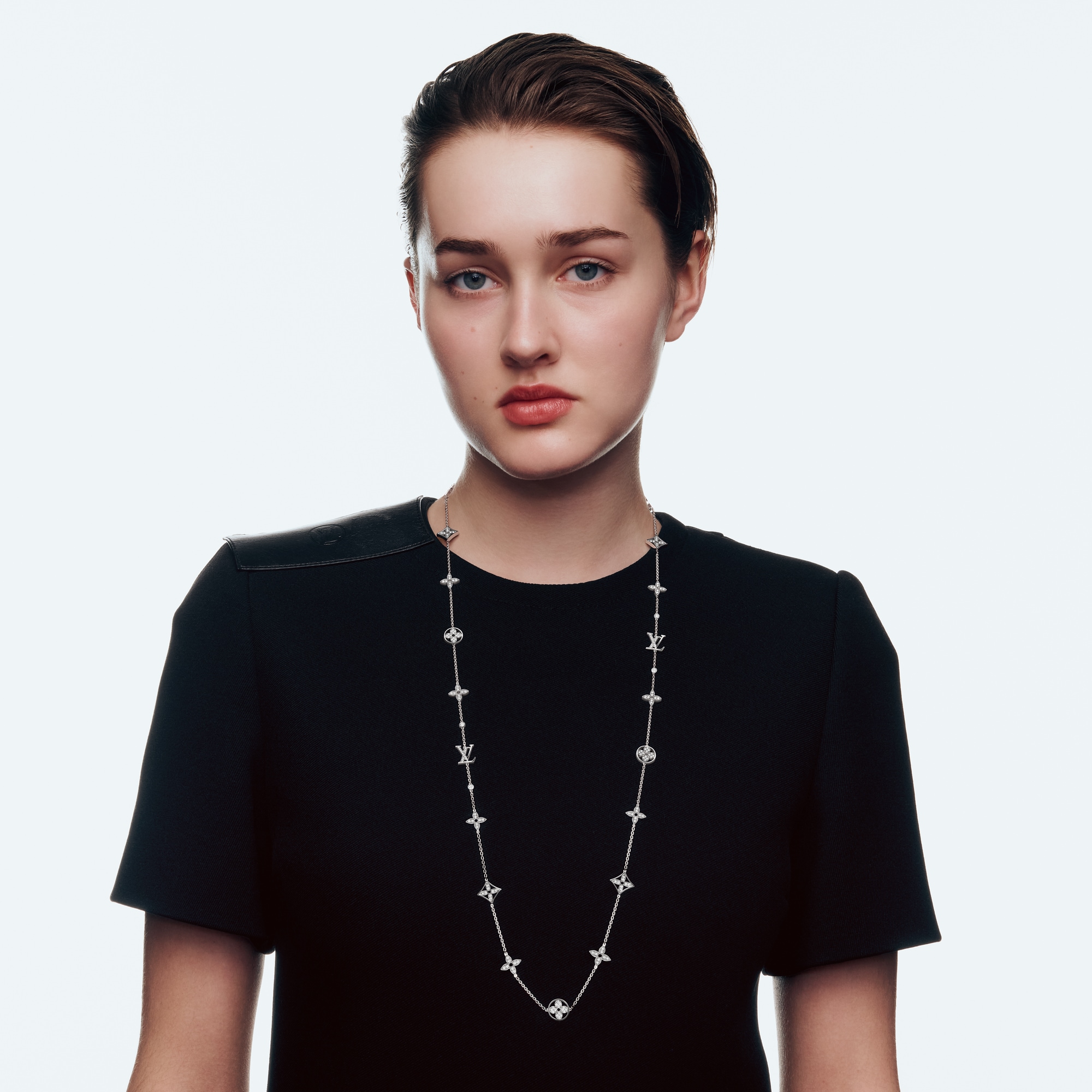 Collier long multi-motifs Idylle Blossom, or blanc et diamants ...