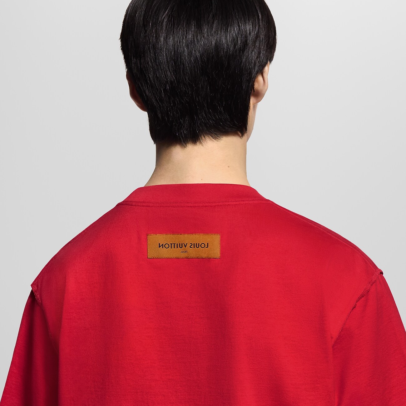 Tee-shirt embossé LV - Homme de luxe | Nouveautés | LOUIS VUITTON